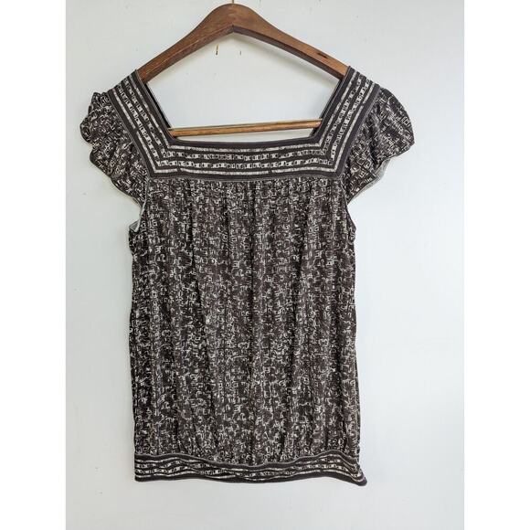 Max Studio | Tops | Max Studio Woman Knit Geo Top Cap Flutter Sleeve ...